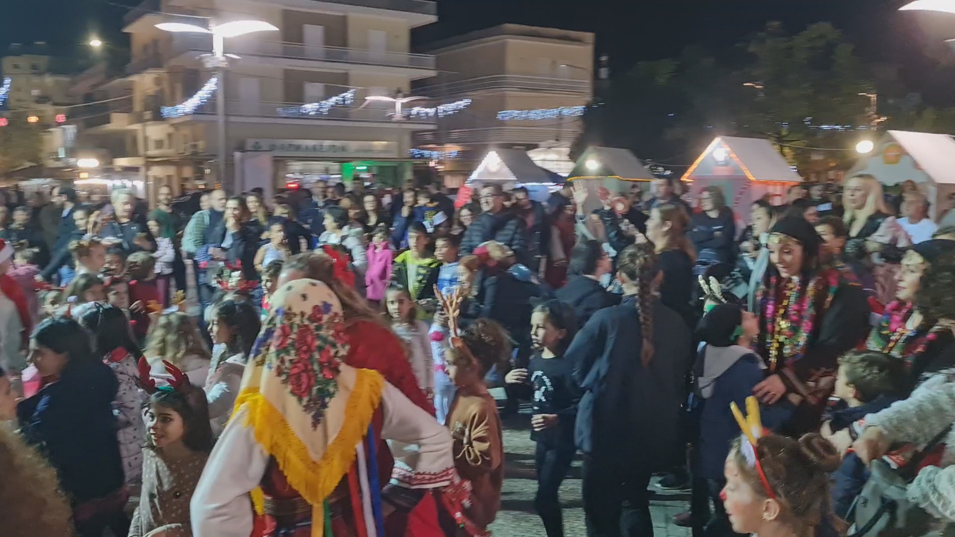 Ο Κοσμος αγκάλιασε "Το Μαγικό Ταξίδι του Αϊ-Βασίλη" στην Μεσσήνη ...