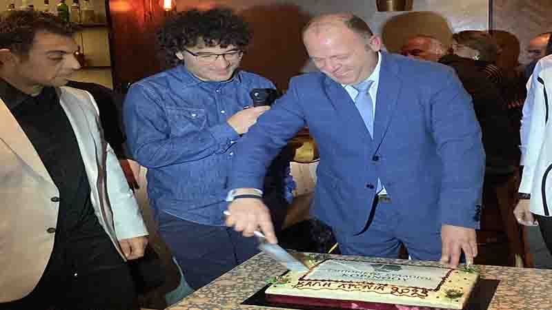 ΚΟΠΗ ΠΡΩΤΟΧΡΟΝΙΑΤΙΚΗΣ ΠΙΤΑΣ ΤΟΥ ΕΜΠΟΡΙΚΟΥ ΣΥΛΛΟΓΟΥ ΚΟΡΙΝΘΟΥ | ΕΙΔΗΣΟΥΛΕΣ