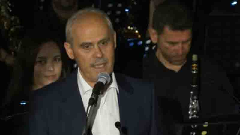ΕΓΚΑΙΝΙΑ ΤΟΥ ΘΕΑΤΡΟΥ ΠΑΝΤΕΛΗΣ ΖΕΡΒΟΣ ΣΤΟ ΛΟΥΤΡΑΚΙ ΤΗΝ ΒΡΑΔΙΑ ΠΑΡΟΥΣΙΑΣΕ ...