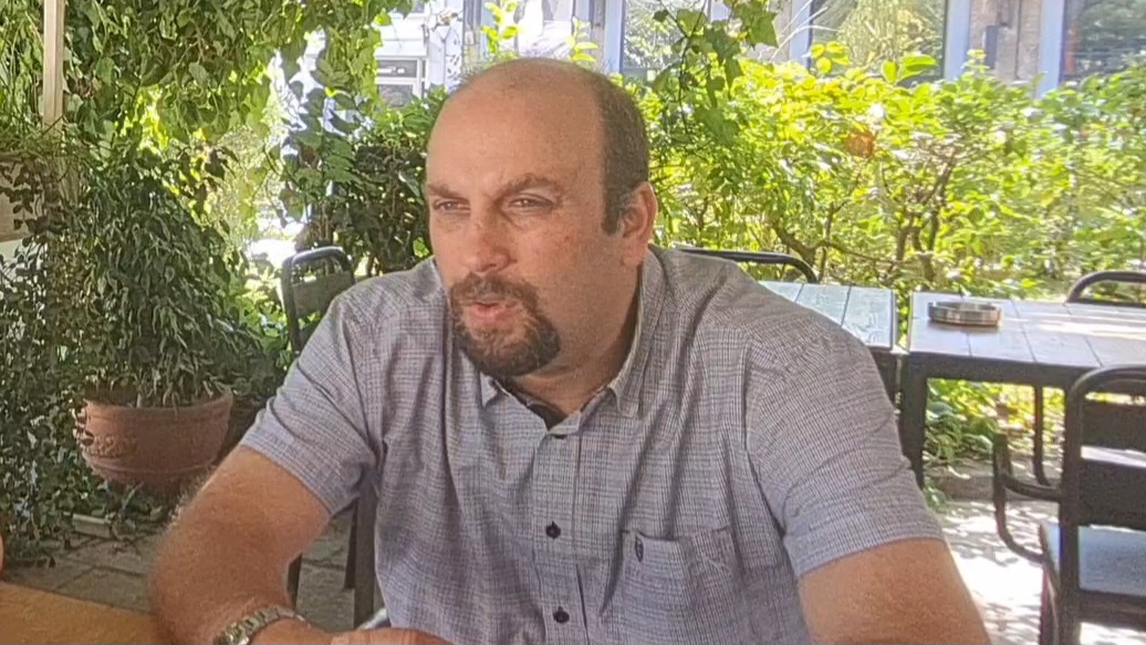 Ο Υπ δήμαρχος Καλαμάτας με τη Λαϊκη Συσπείρωση Δημήτρης Οικονομάκος ...
