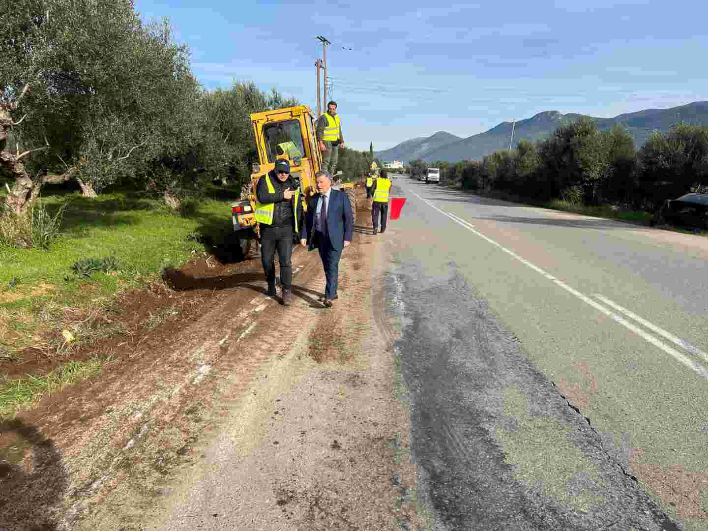 «Εργασίες καθαρισμού επαρχιακού και εθνικού οδικού δικτύου και δικτύου ...