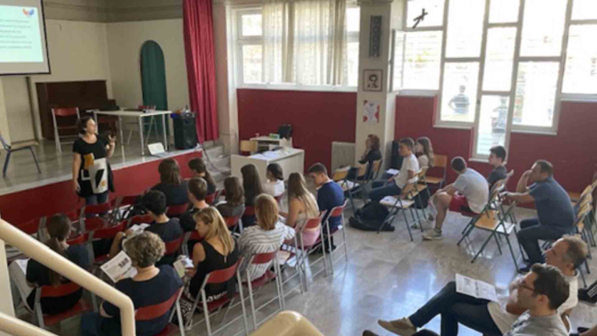 1ο Ημερήσιο Γενικό Λύκειο Καλαμάτας: «Ένα σχολείο ανοιχτό στην κοινωνία ...