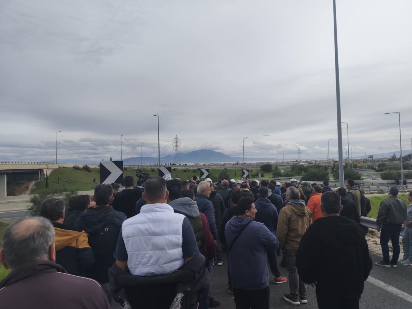 Ο ΔΙΚΑΙΟΣ ΑΓΩΝΑΣ ΤΩΝ ΑΓΡΟΤΩΝ ΕΙΝΑΙ ΚΑΙ ΔΙΚΟΣ ΜΑΣ ΑΓΩΝΑΣ! | ΕΙΔΗΣΟΥΛΕΣ